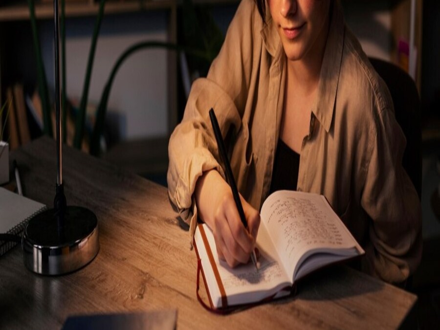 How to Stay Awake and Focused While Studying Late at Night