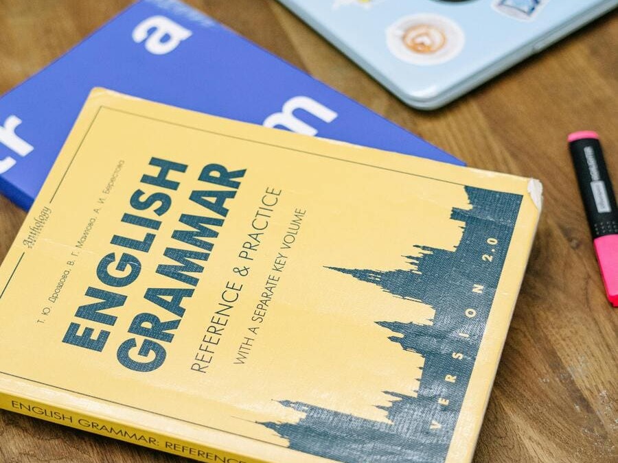 To sound more powerful, students should avoid these 8 grammatical errors